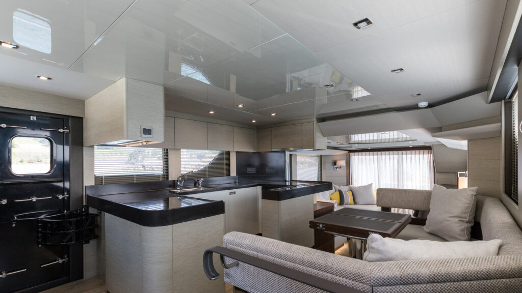 Hardy 65DS - Hardy Motor Yachts