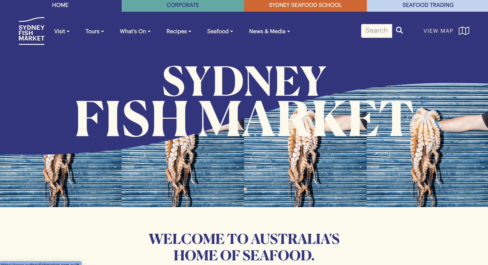 Where can I pull up for food on Sydney Harbour?