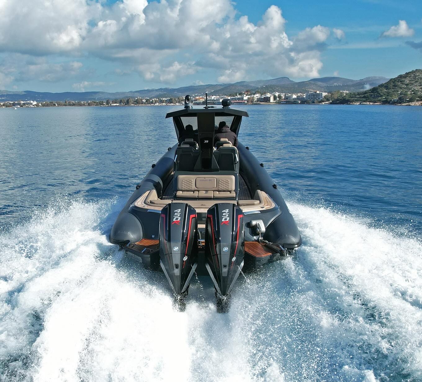 Motorboats: Hull and Drive Types