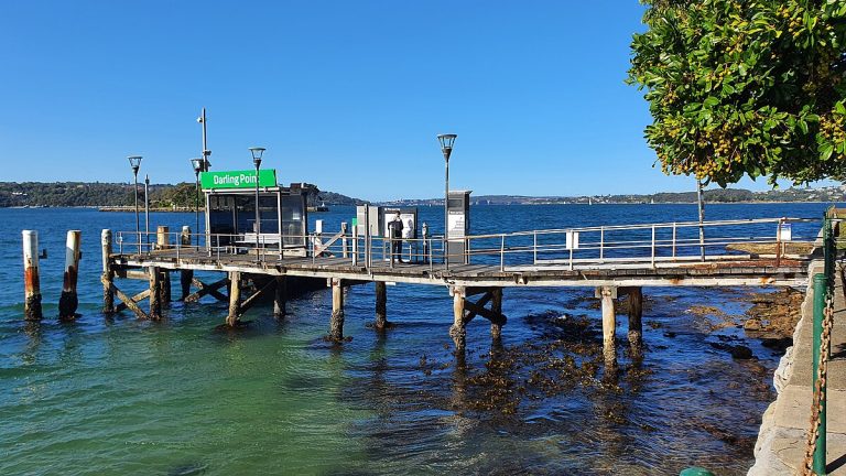 Where Can I Pick People Up by Boat on Sydney Harbour?