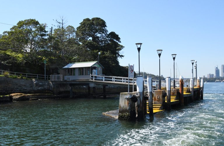 Where Can I Pick People Up by Boat on Sydney Harbour?